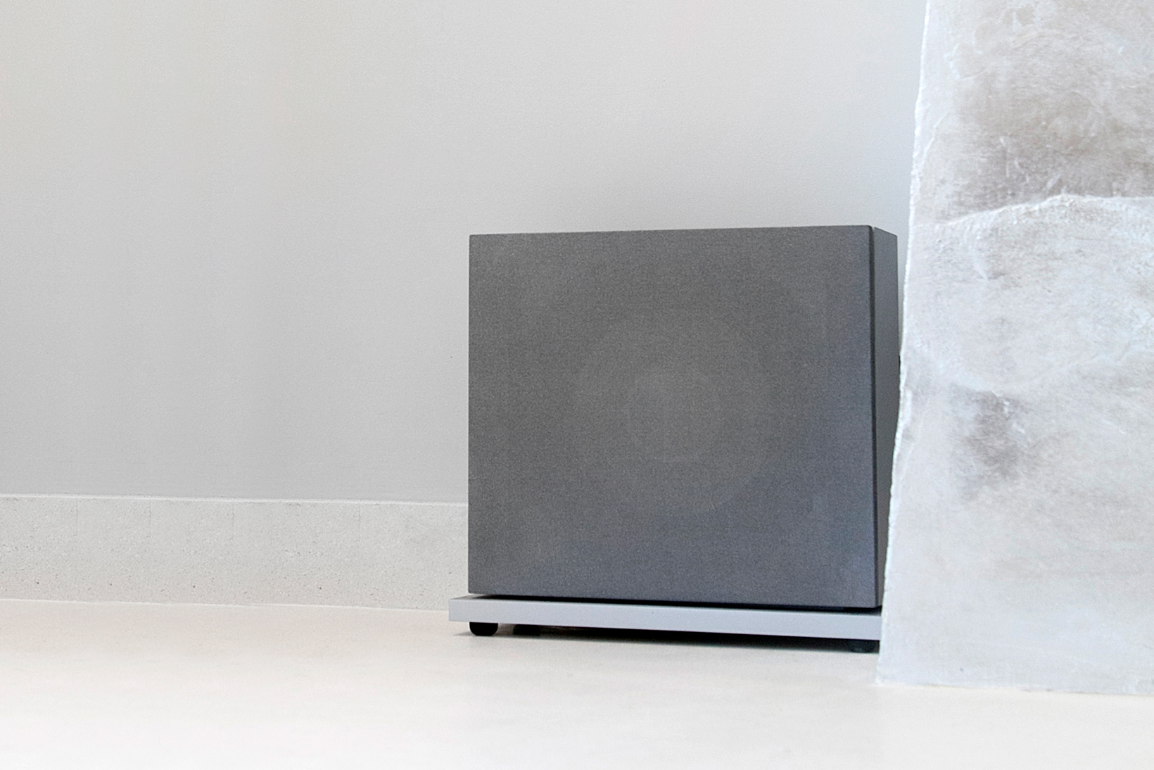 Aaros Subwoofers | Leon Commercial